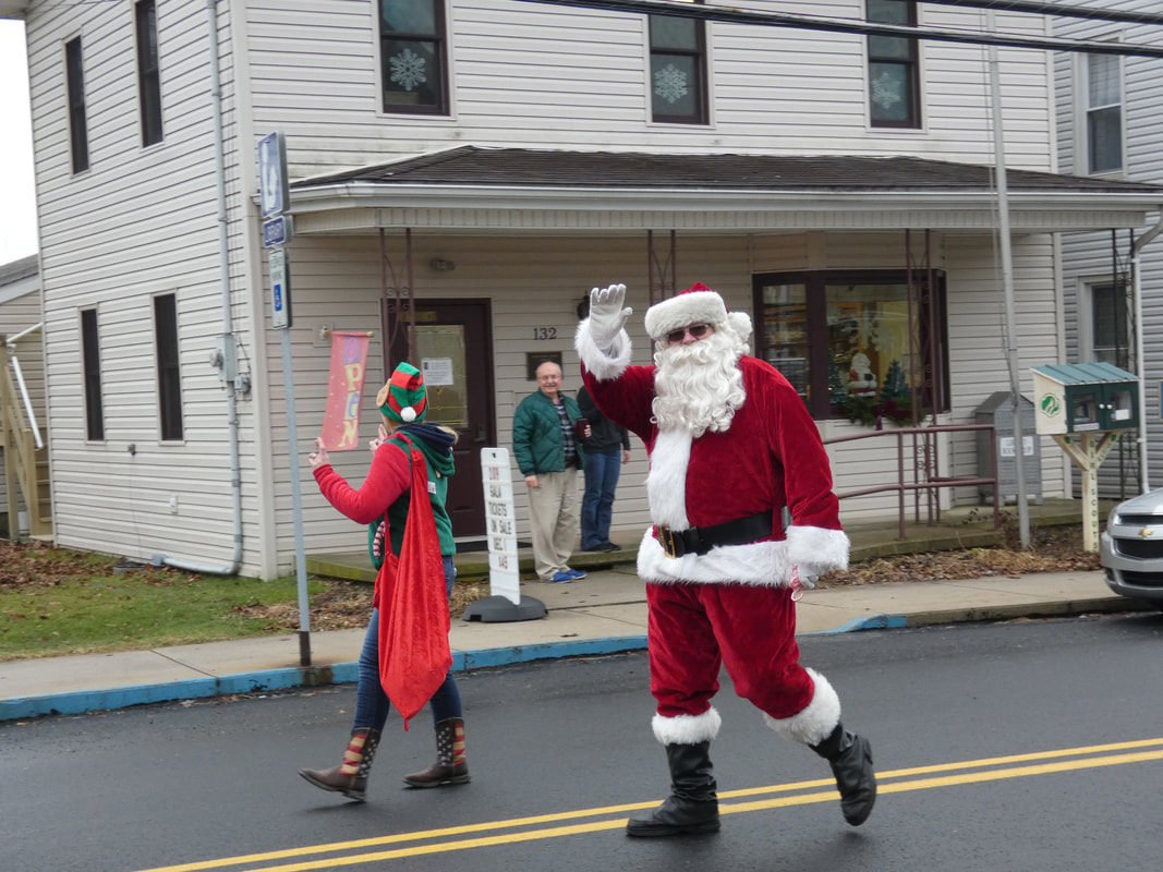 Ringtown Valley welcomes Santa Claus with parade - The Shenandoah Sentinel