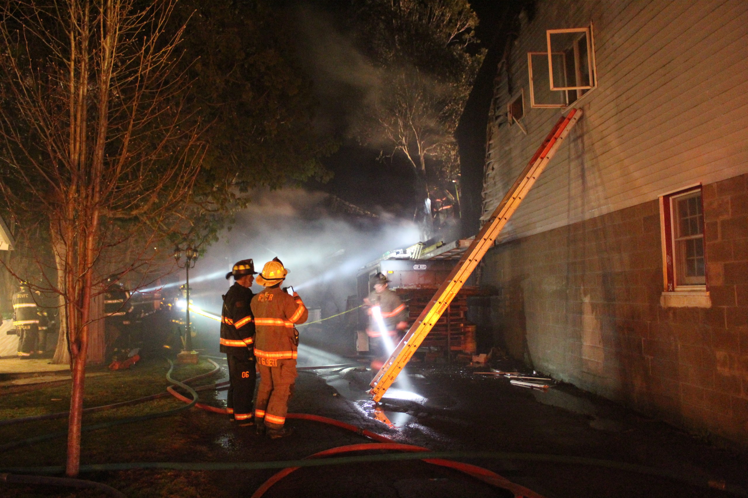 Man rescued from roof of burning Ringtown building – The Shenandoah ...