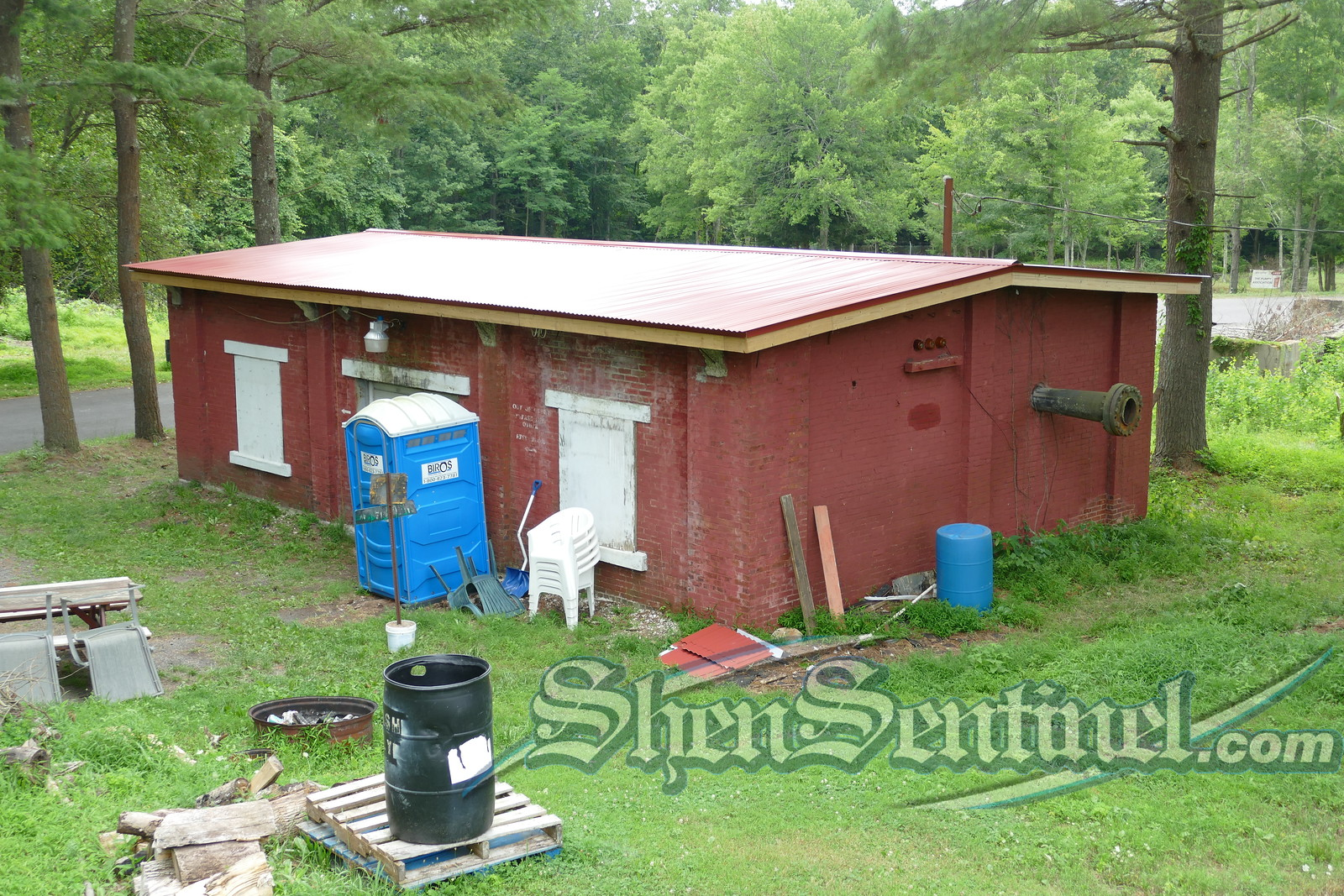 ‘Pumpy’ pump house gets new roof - The Shenandoah Sentinel