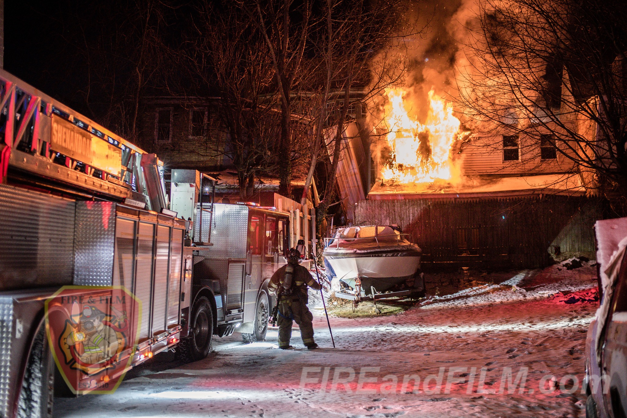 Two firefighters injured, four displaced in second Shenandoah alleyway ...